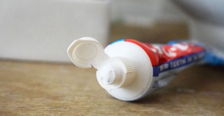 21 Terrific Toothpaste Hacks That Everyone Should Know - Expert Home Tips