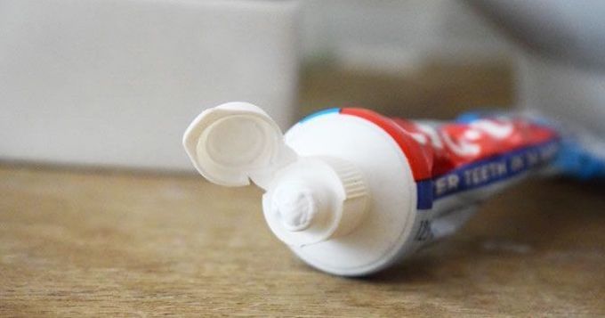 21 Terrific Toothpaste Hacks That Everyone Should Know - Expert Home Tips