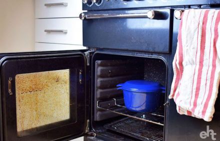 The BEST Way To Clean An Oven (It's SO Easy!) - Expert Home Tips