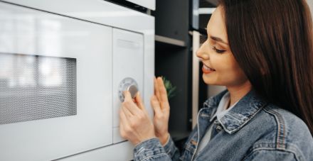 Can You Microwave Glass? Read Our Guide Before You Press That Button ...